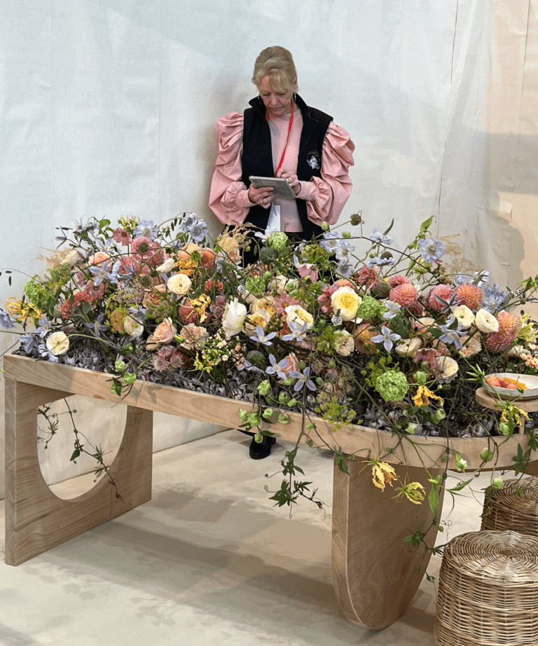 Designing a Table for Two in the Sea for the World Cup